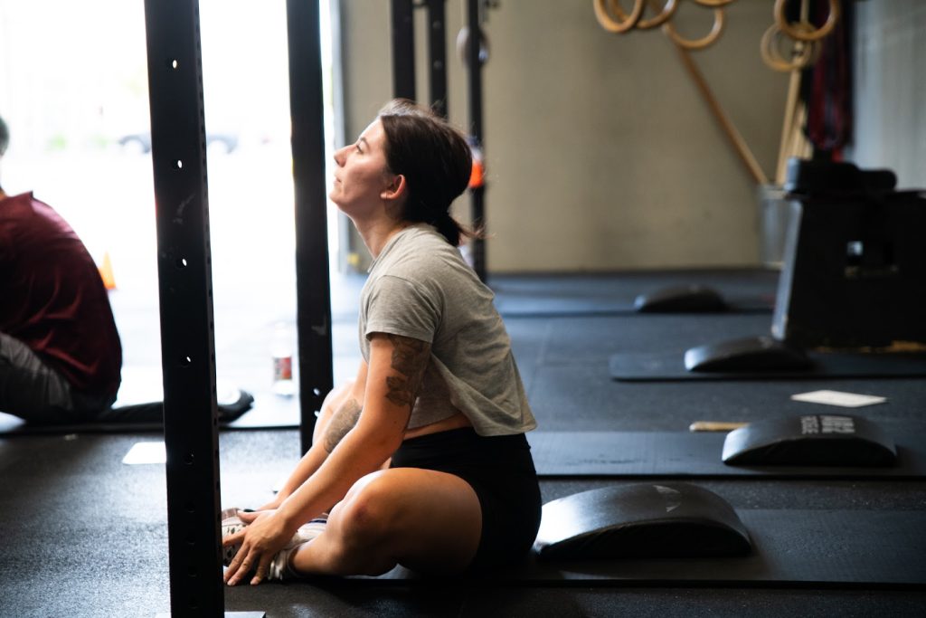 Squat Clean 1-1-1-1-1 & AMRAP 16 mins: Run, Thrusters, and AbMat Sit ...