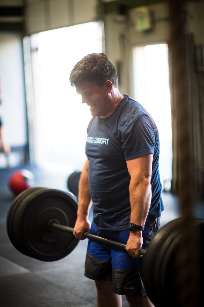 Deadlift 3-3-3-3 & Strict Toes-to-bar 6-6-6-6 & 4 RFT: Muscle-ups ...