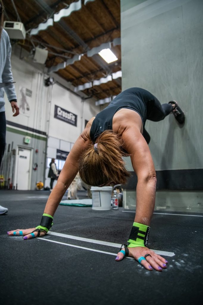 Back Rack Alternating Reverse Lunge 10-10-10 & AMRAP 16 mins: Rows ...